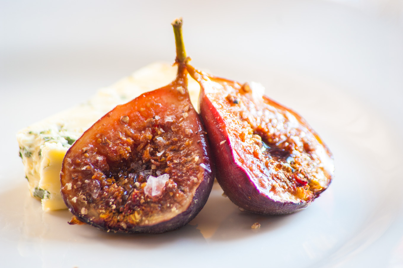 Baked figs with balsamic • Delicious from scratch
