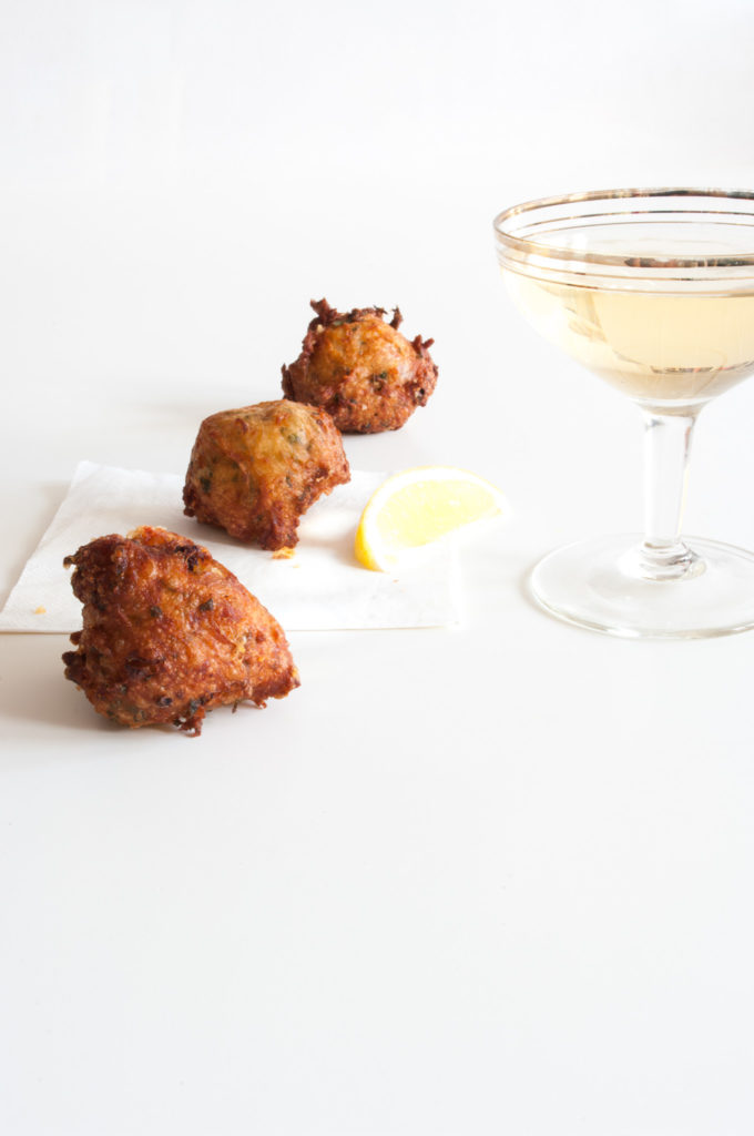 Gruyère cheese fritters with tomato • Delicious from scratch