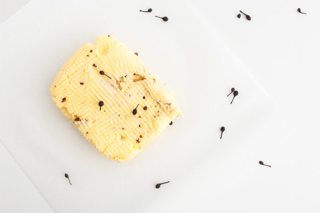 Peppercorn butter • Delicious from scratch