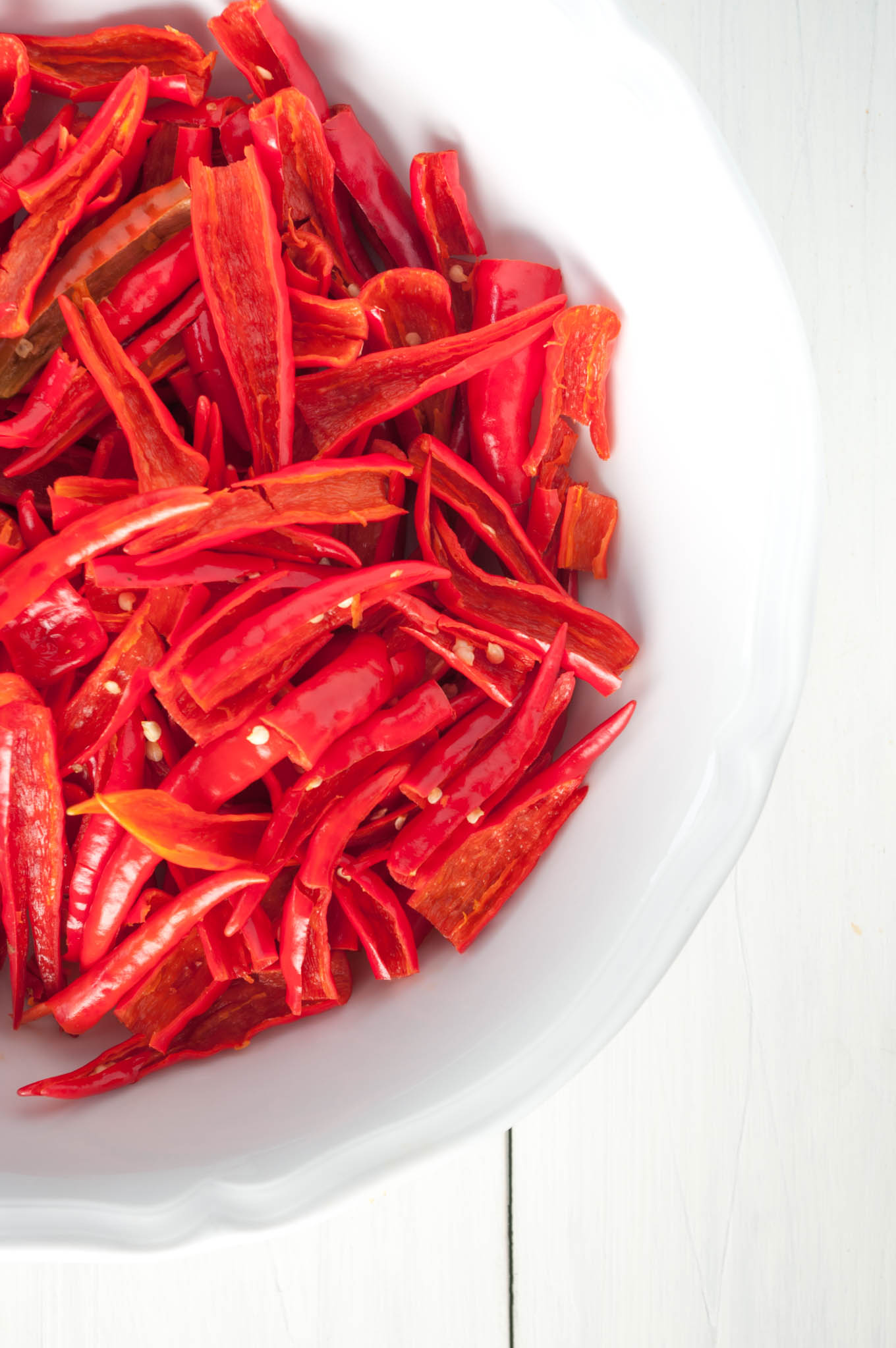 Homemade chilli sauce • Delicious from scratch